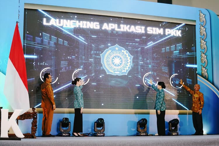 PKK Jatim Luncurkan SIM PKK Berbasis Web untuk Perkuat Digitalisasi ...